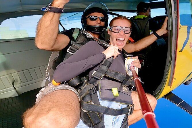 Tahiti: Full Day Tour with Parachute or Paragliding EN - Maraa Grotto