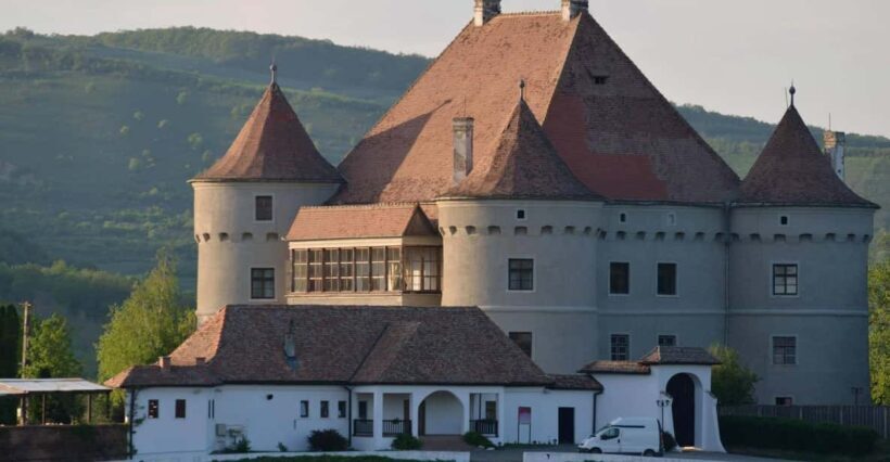 Tailored Transylvania - 5 day private guided tour - Transport & Accommodation: Comfort & Authenticity