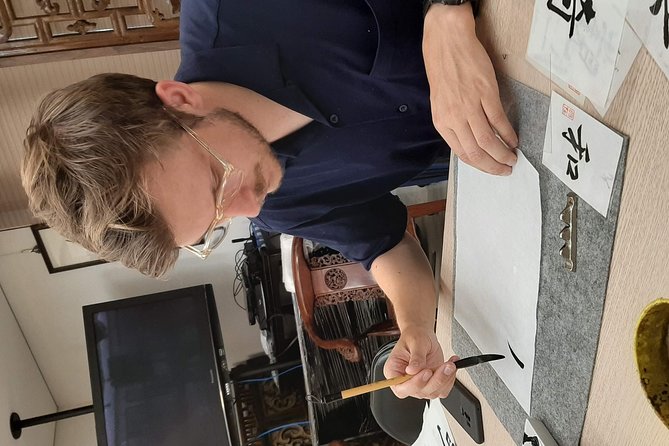 Taipei Calligraphy Workshop (DIY incl.) - The Value of the Experience