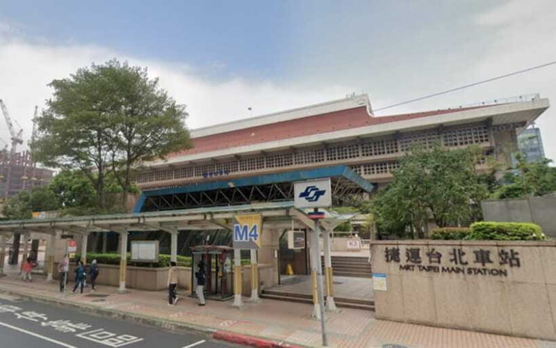 Taipei: Hop-On Hop-Off Sightseeing Bus with Audio Guide - Itinerary Breakdown and Key Stops