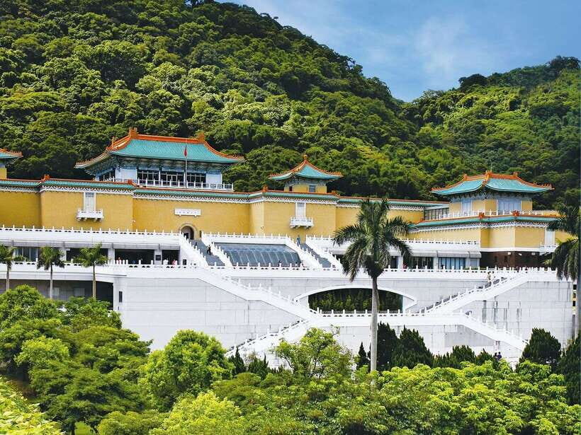 Taipei: Morning City Tour with National Palace Museum Entry - Key Points