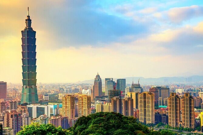 Taipei : Must-See Attractions Walking Tour With A Guide (Private) - Exploring Taipei through a Private, Well-Rounded Lens