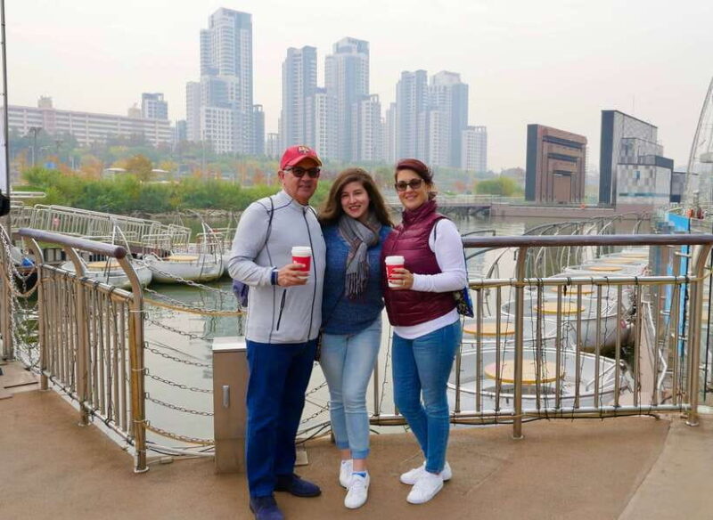 Taipei: Private Highlights & Hidden Gems Tour with a Local - The Value of a Local Guide