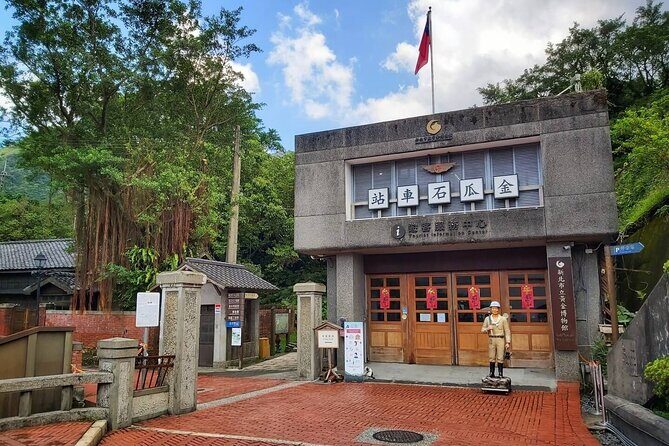 Taipei's Old Gold Rush Town: Jiufen Guided Night Tour - An In-Depth Look at the Jiufen Night Tour