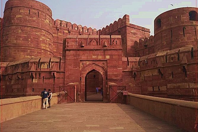Taj Mahal, Agra Fort, & Fatehpur Sikri Day trip From Delhi by car - What Makes This Tour Stand Out?