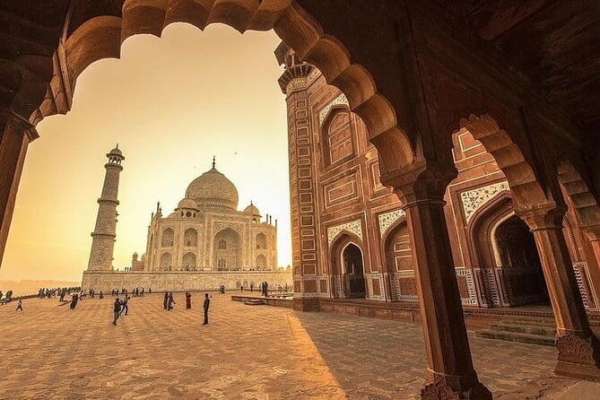 Taj Mahal & Agra Private Day Tour from New Delhi by Car with Meal - What Makes This Tour Stand Out?