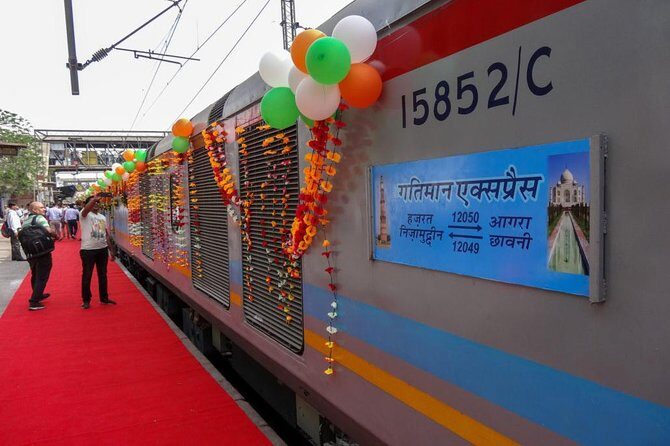 Taj Mahal Agra Tour by Gatimaan Train from Delhi - Exploring Agra Fort and Other Sites