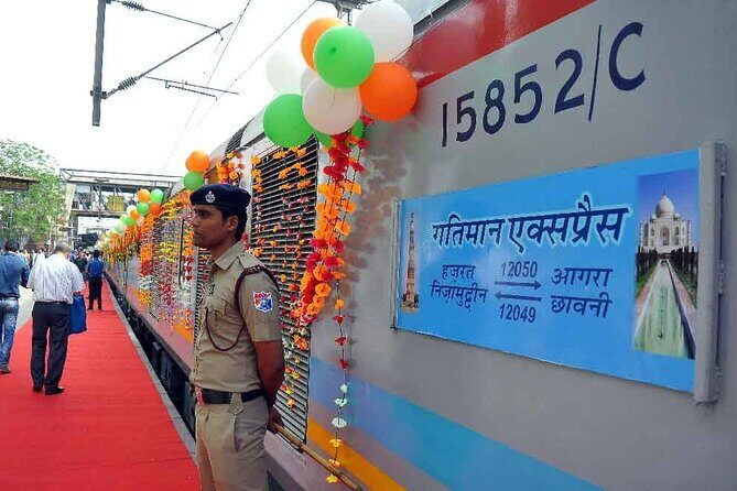 Taj Mahal Day Tour From Delhi by Superfast Train - Lunch in Agra: Rest and Refuel