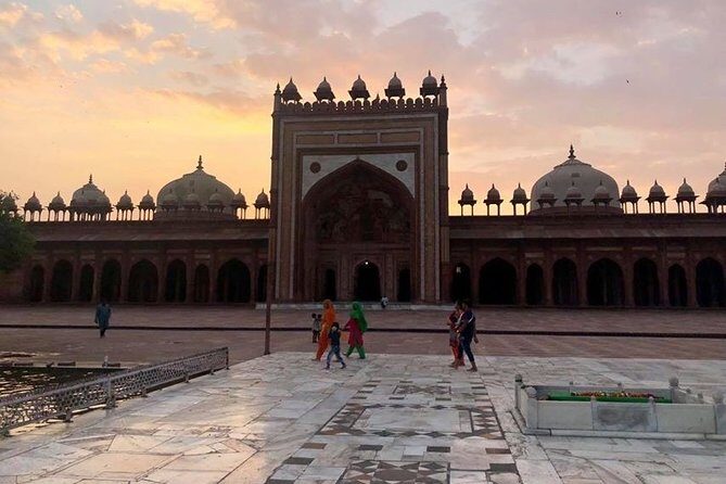 Taj Mahal Day Tour with Fatehpur Sikri From Delhi - FAQs
