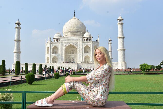 Taj Mahal Day Tour with Mughal Experiance From Delhi - Visiting Agra Fort: Mughal Majesty and Military Might