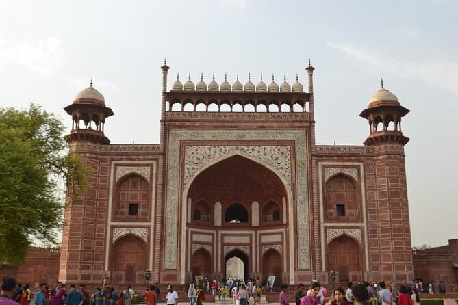 Taj Mahal Private Day Tour From Delhi with Transportation - Practical Tips for Your Trip