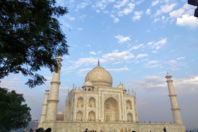 Taj Mahal Private Guided Tour from Delhi with Entrance - Why This Tour Stands Out