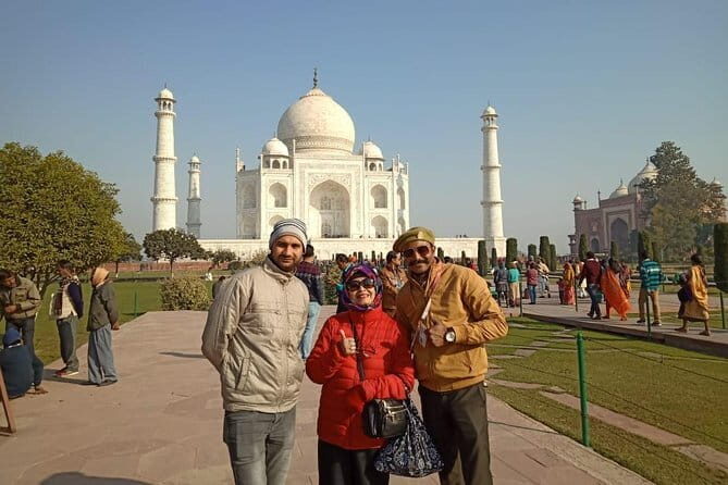Taj Mahal-Private Tour with Lunch and Guide by car from Delhi to Agra - Key Points