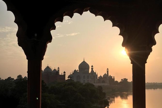 Taj mahal skip the line ticket and guide - The Sum Up