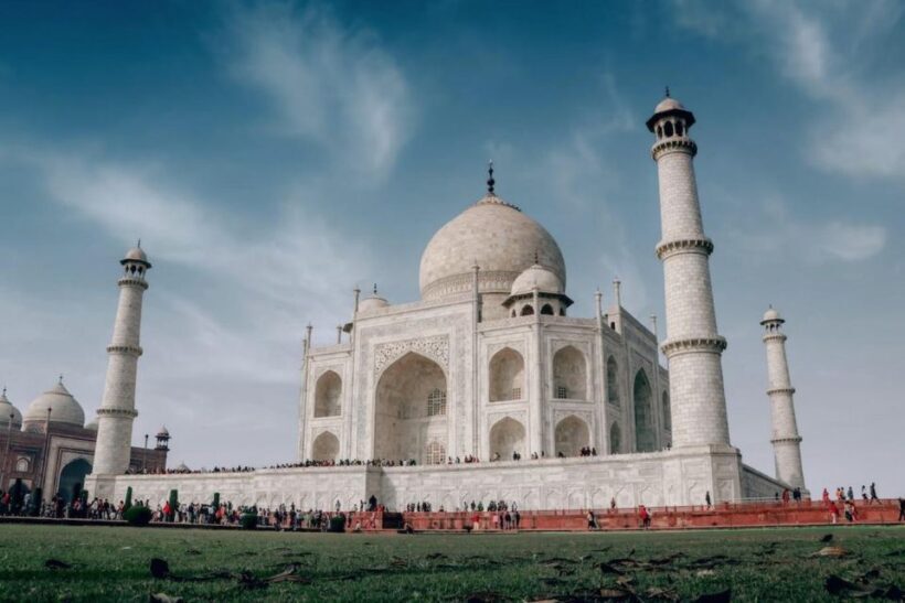 Taj Mahal Sunrise & Agra Fort Tour with Fatehpur Sikri - Exploring Agra Fort