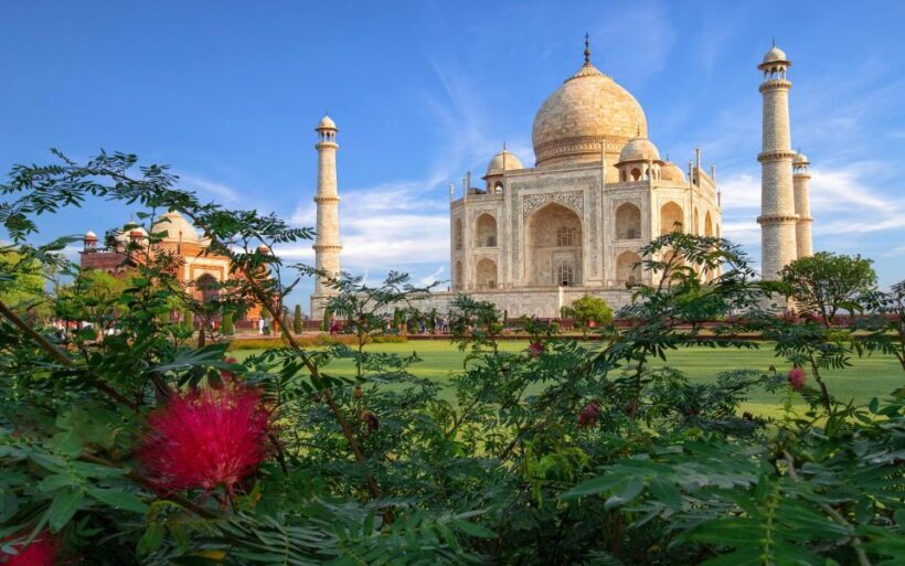 Taj Mahal Sunrise & Agra Fort Tour with Fatehpur Sikri - Lunch and Return