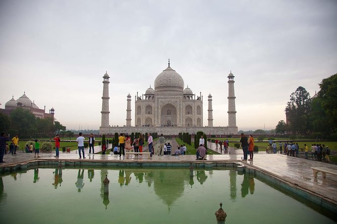Taj Mahal Sunrise and Agra Overnight Tour from Pune With Flights - FAQ