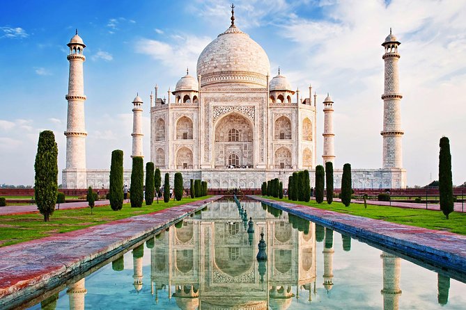 Taj Mahal Tour by Gatimaan Train/Rail All Inclusive - FAQs