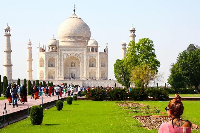 Taj Mahal Tour by Gatimaan Train/Rail All Inclusive - A Practical Guide to the Taj Mahal Tour by Gatimaan Train