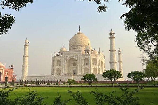 Taj Mahal Tour from Delhi by Train and Back with Lunch - Introducing the Taj Mahal Tour from Delhi by Train and Back with Lunch