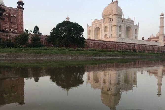 Taj Mahal with Fatehpur Sikri Tour By Car From Jaipur - Exploring the Taj Mahal