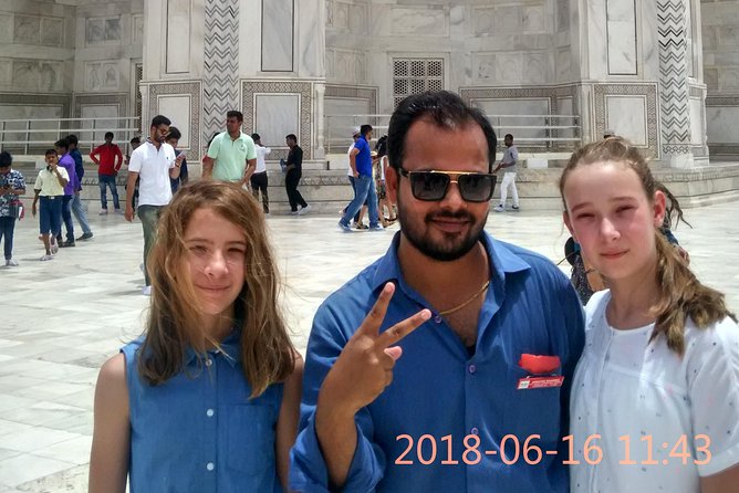 Tajmahal sunrise view - The Sunset and Early Morning Advantage