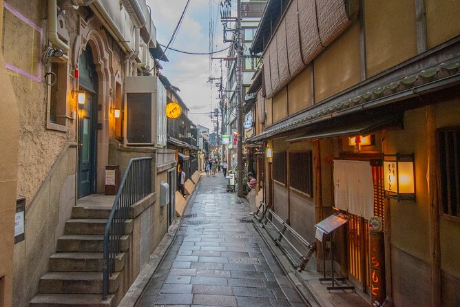 Takashis Local Food Adventure Through Gion Kyoto Tips of Ramen - Navigating Dietary Preferences