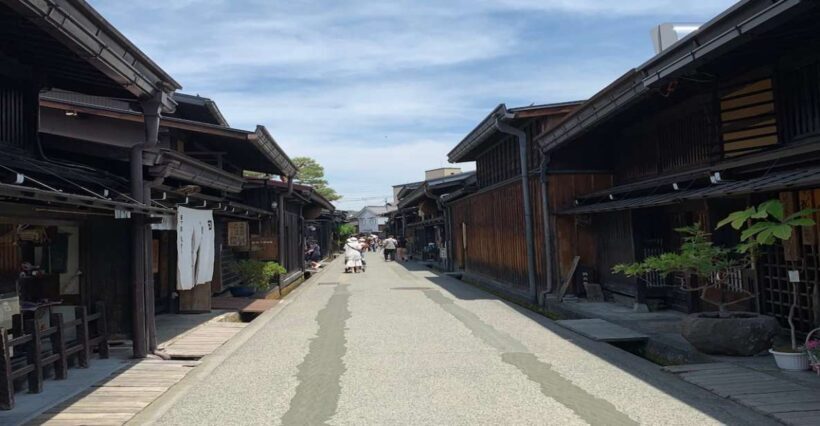 Takayama: Old Town Guided Walking Tour 45min. - A Concise Adventure through Takayamas Historic Heart