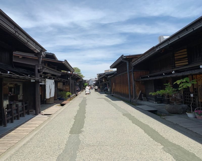 Takayama: Old Town Guided Walking Tour 45min. - Value for Money and Practical Considerations