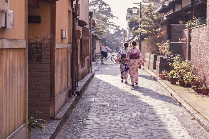 Takayama, Shirakawago & Kanazawa 3 - Day Tour - Exploring Kanazawa: The First Day