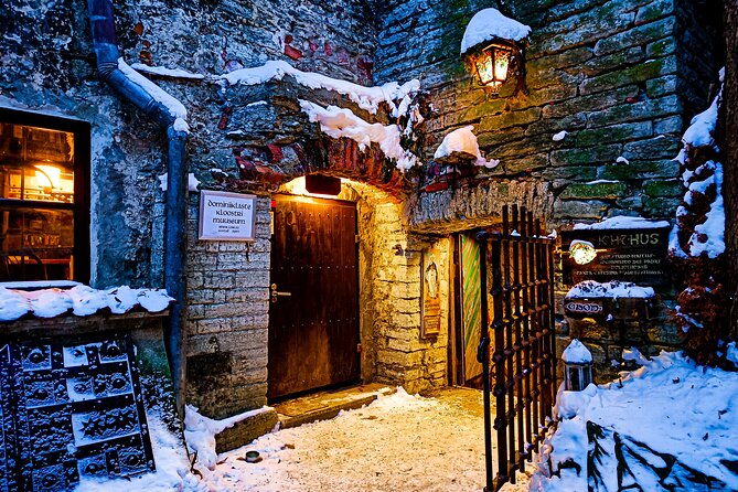 Tales of Old Tallinn 2-hour Walking Tour - What to Expect During the Tour