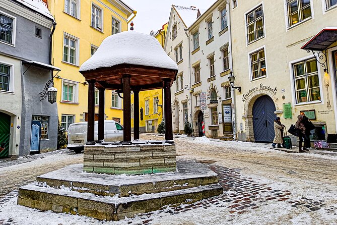 Tales of Old Tallinn 2-hour Walking Tour - Insight Into Tour Guide Excellence: Maria and Max