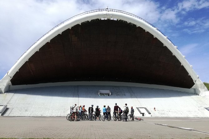 Tallinn Bicycle Sightseeing Tour - Year-Round Availability and Special Tours