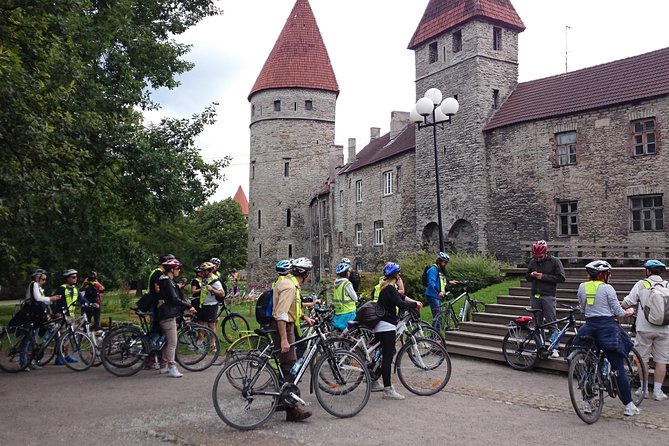 Tallinn Bike Tour From Tallinn Cruise Port - Exploring Peter the Great Summer Palace