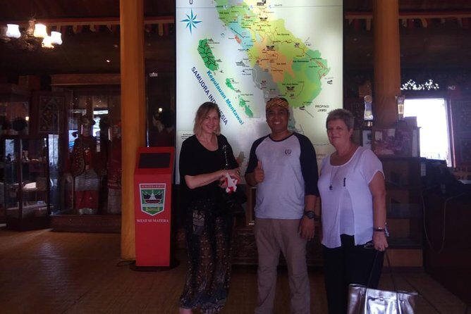 Taman Mini Indonesia, Private tour with Guide and Lunch - Analyzing the Value and Suitability