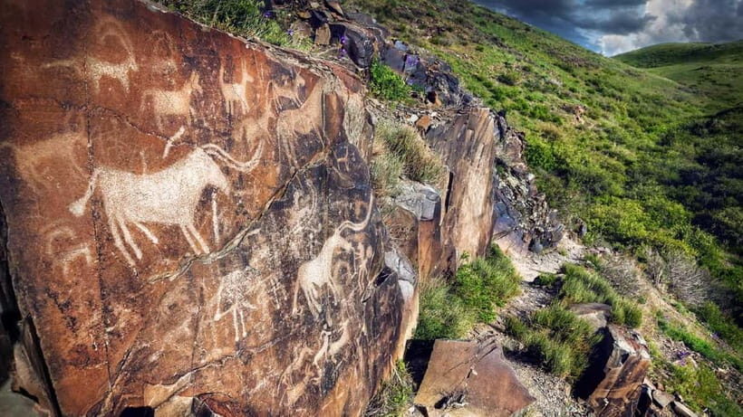 Tamgaly-Tas: A Journey to the Ancient Buddha Cliffs - Exploring Tamgaly-Tas: The Ancient Petroglyphs