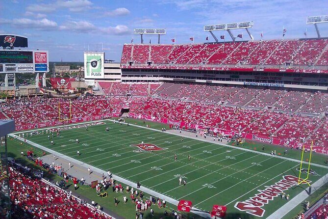 Tampa Bay Buccaneers Football Game at Raymond James Stadium - An In-Depth Look at the Tampa Bay Buccaneers Game Tour