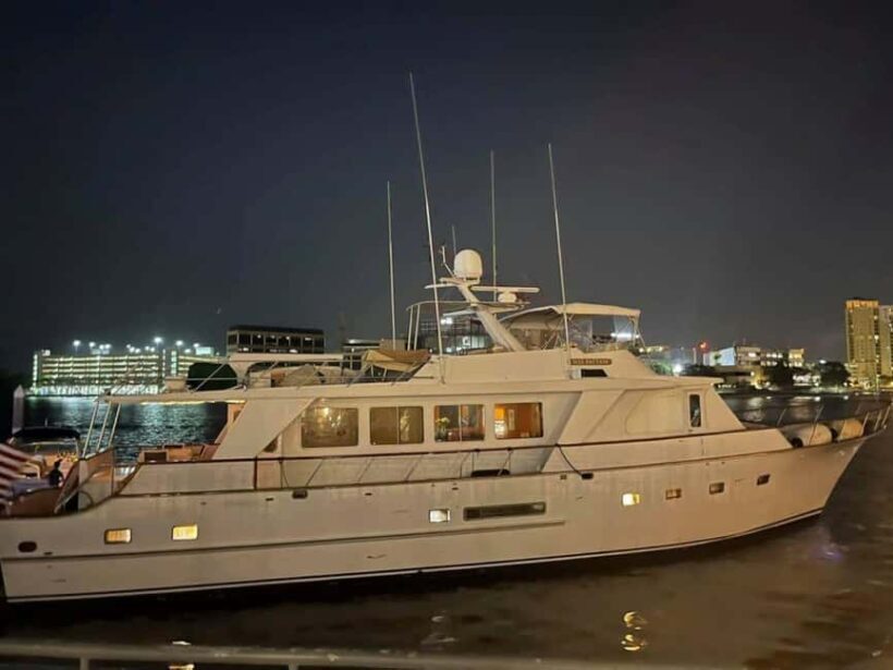 Tampa Bay: Luxury Yacht Charter Experience - Comfort and Convenience