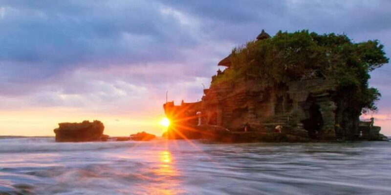 Tanah Lot : Lovely Sunset & Taman Ayun Temple / Private tour - Experience Bali’s Sacred Harmony: A Private Tour of Tanah Lot and Taman Ayun Temples