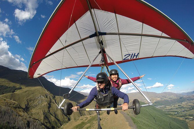 Tandem Hang Gliding - An Overview of the Tandem Hang Gliding Experience in Queenstown