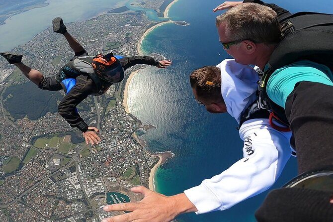Tandem Skydive Shellharbour Beach 15,000ft - An In-Depth Look at the Shellharbour Skydiving Experience