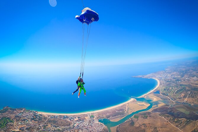 Tandem Skydiving Algarve 10.000ft — 3500m - Safety and Accessibility