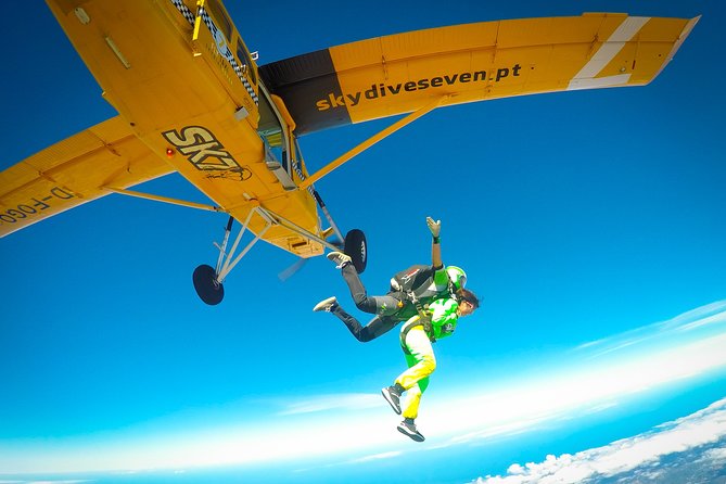 Tandem Skydiving Algarve 10.000ft — 3500m - Booking and Meeting Information