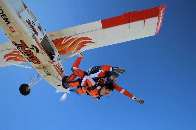 Tandem Skydiving in Prague - Tandem Jump With Transfers! - Safety and Health Requirements