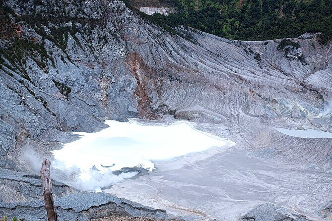 Tangkupan Parahu Volcano Bandung Private Tour - Exploring the Tangkupan Parahu Volcano Bandung Private Tour