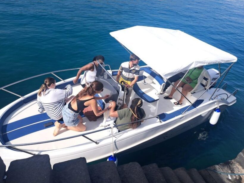 Taormina Sunset tour in search of dolphins with aperitif - Key Points