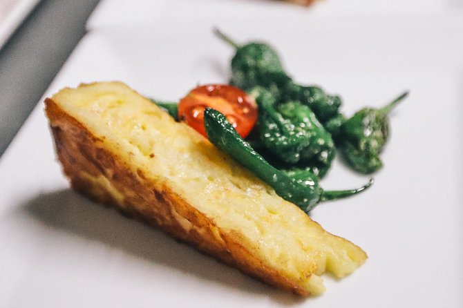 Tapas and Flamenco Evening - Taking in the Gothic Quarter