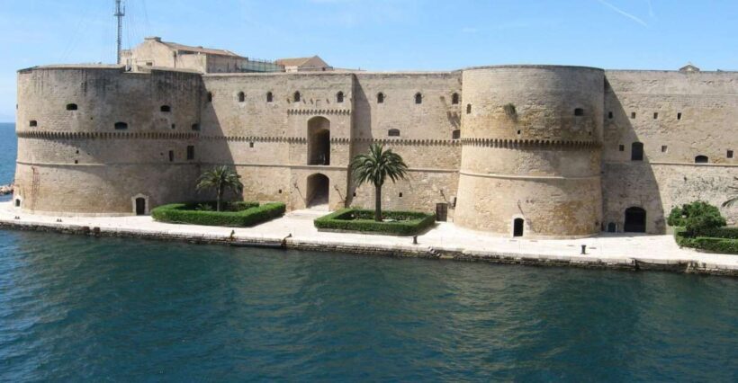 Taranto: 2 Seas Walking Tour - Key Points