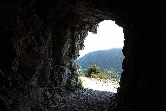 Taroko Zhuilu Old Trail (Group of 4ppl, no shuttle included.) - Key Points
