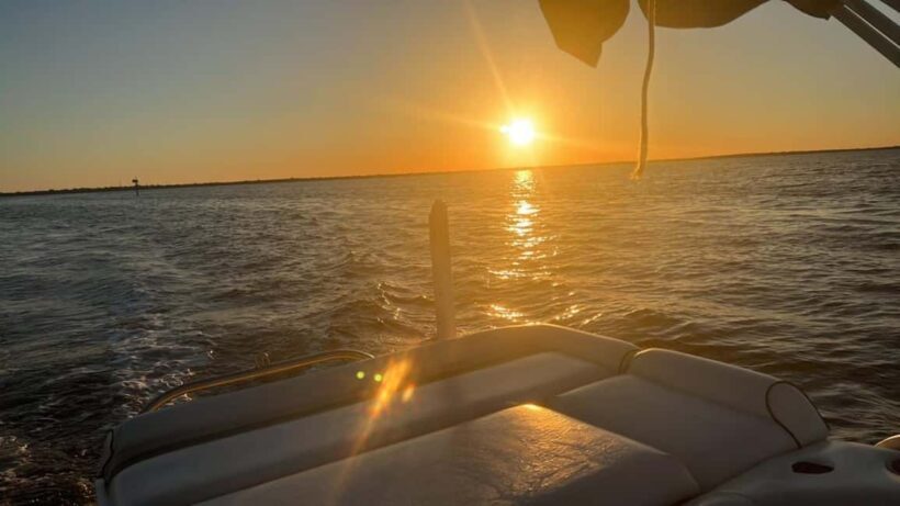 Tarpon Springs: Private Sunset Cruise with Refreshments - The Experience in Detail